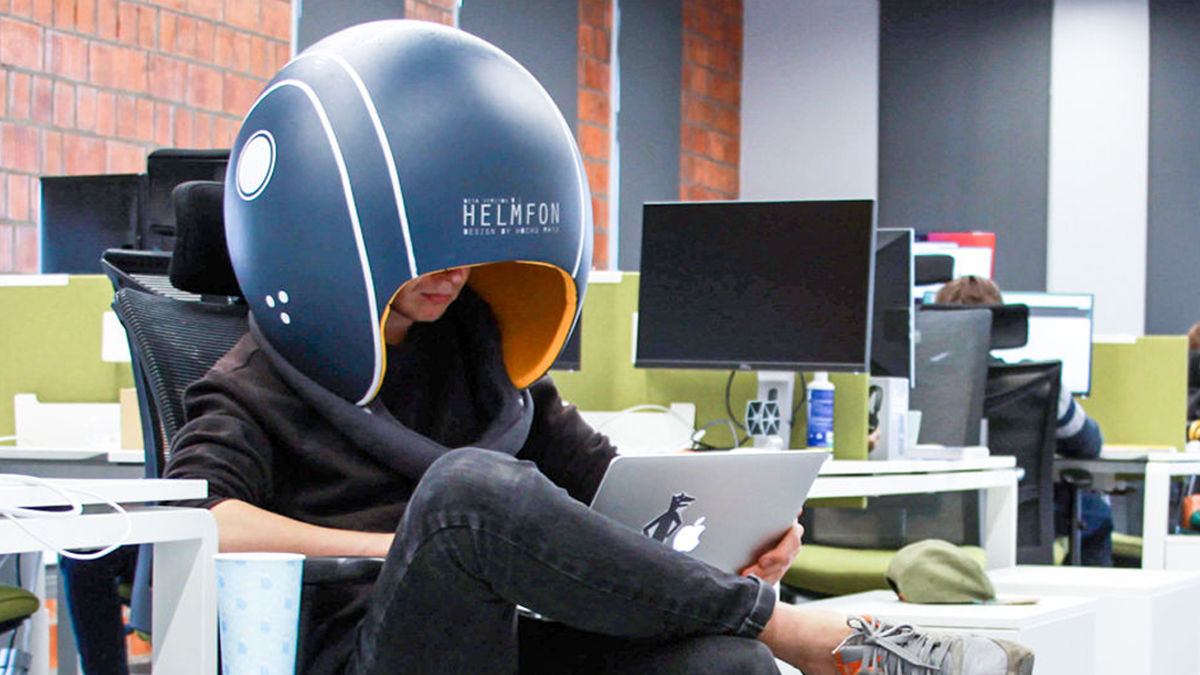 防音効果と電話機能がある個室いらずのヘルメット『Helmfon』 | TABI LABO
